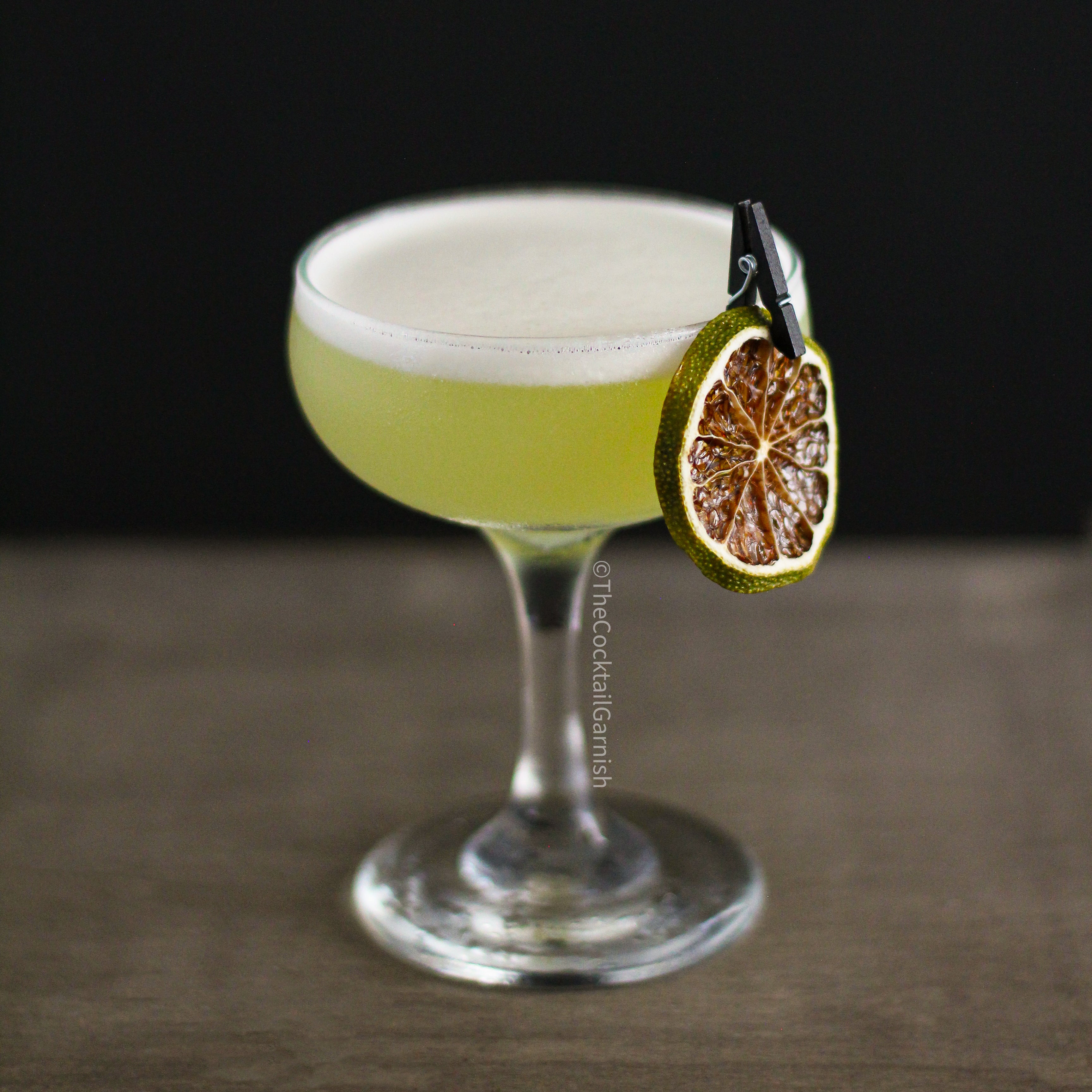 Enhancing Hospitality with The Cocktail Garnish Dehydrated Garnishes: